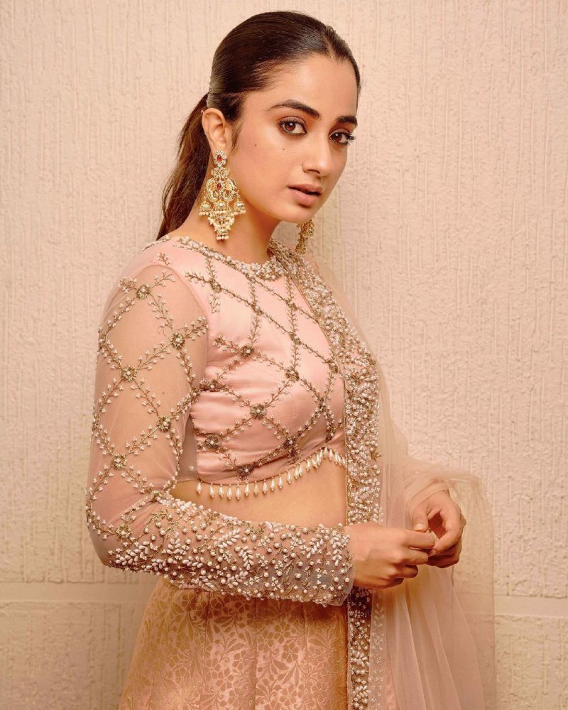 ബ്ലാക്ക് ആന്റ് വൈറ്റ് കോംമ്പോയുമായി നമിത പ്രമോദ്... ഇൻസ്റ്റയിൽ ഇൻസ്റ്റന്റ് ഹിറ്റടിച്ച് നടിയുടെ ...