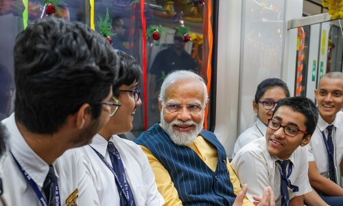 PM Modi Unveils India's First Underwater Metro In Kolkata - Oneindia