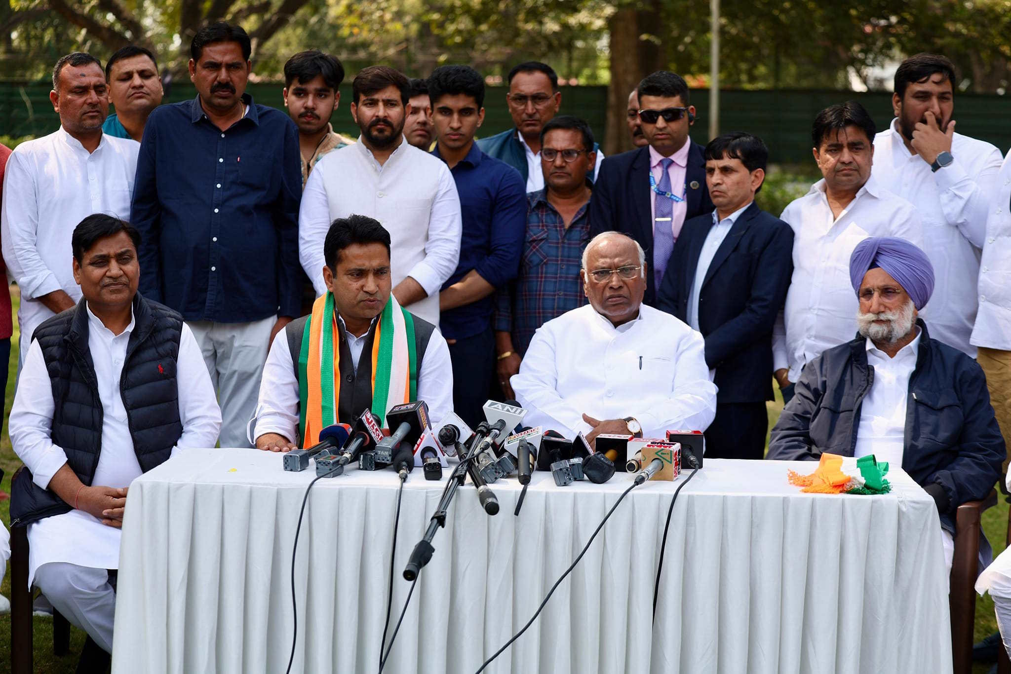 Rahul Kaswan: पिता रामसिंह 4 बार व खुद 2 बार चूरू MP, मां भी MLA, अब ...