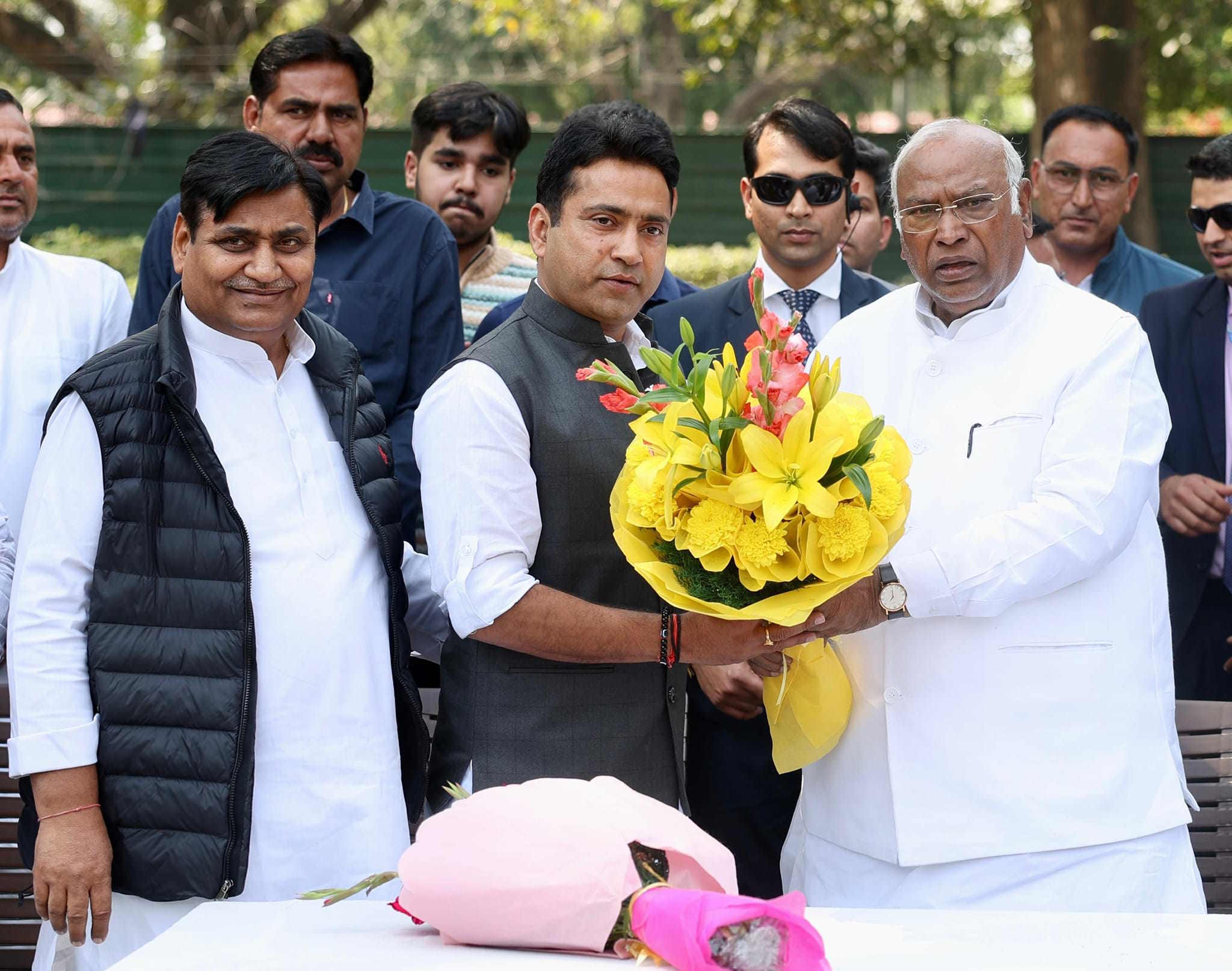 Rahul Kaswan: पिता रामसिंह 4 बार व खुद 2 बार चूरू MP, मां भी MLA, अब ...
