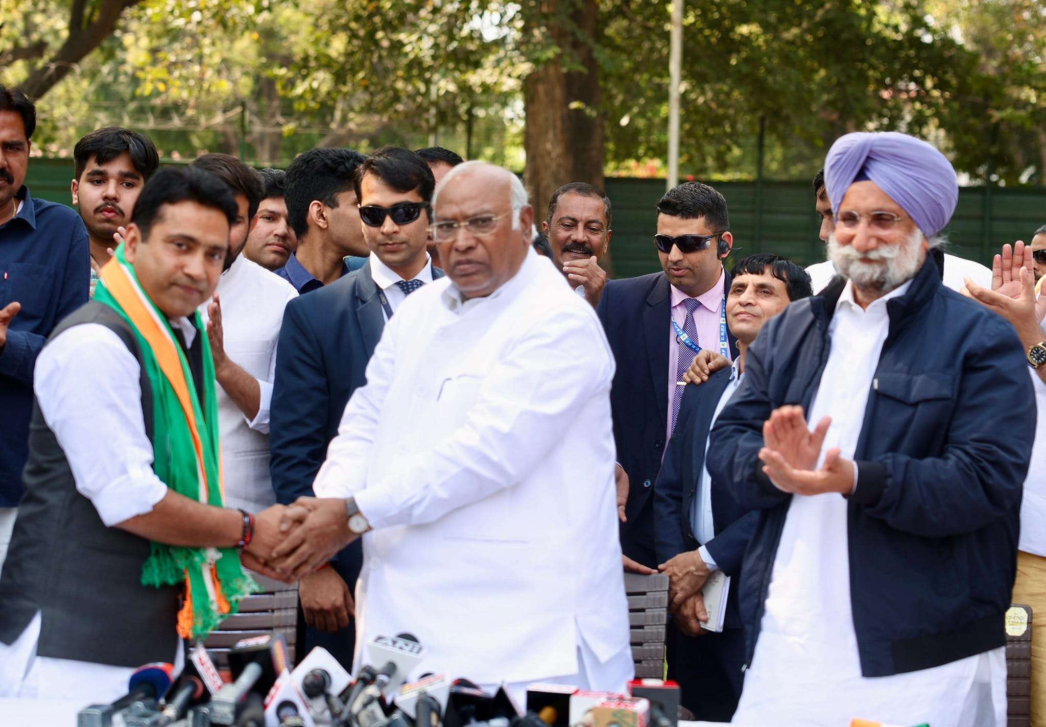 Rahul Kaswan: पिता रामसिंह 4 बार व खुद 2 बार चूरू MP, मां भी MLA, अब ...
