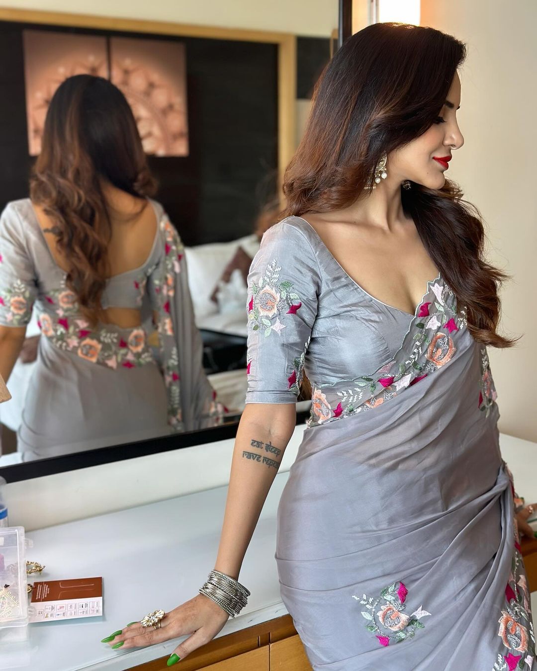 పొట్టి డ్రెస్‌లో పిచ్చెక్కించేస్తున్న అషు రెడ్డి.. బ్యూటీ ఫుల్ జోరులో ...