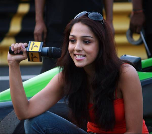 'ஜெயம்கொண்டான்' பட நடிகையை நியாபகம் இருக்கா? ஆளே மாறிட்டாங்களே.. இப்போ ...