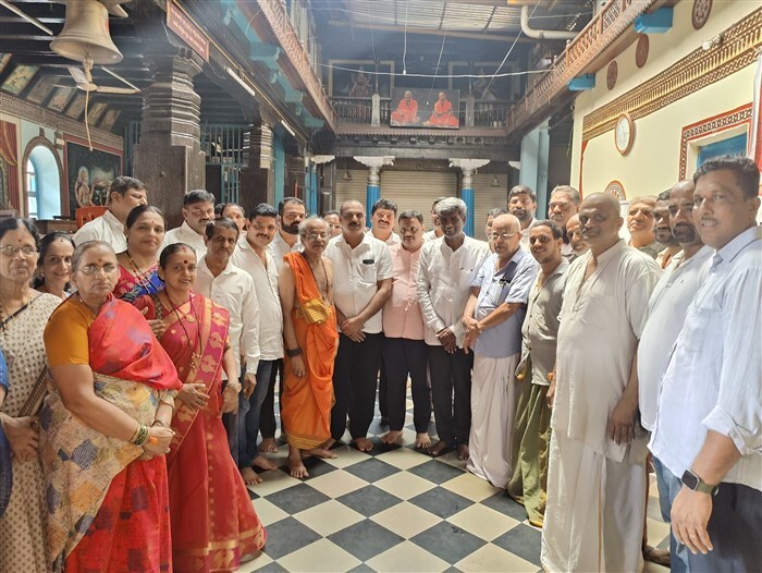 ಡಾ.ವಿ.ಎಸ್.ಆಚಾರ್ಯ ಅವರ ಧರ್ಮಪತ್ನಿ ಆಶೀರ್ವಾದ ಪಡೆದು ಭಾವುಕರಾದ ಕೋಟ ಶ್ರೀನಿವಾಸ ...