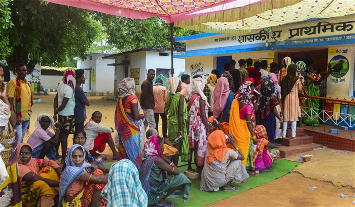 In Pics : Lok Sabha Election 2024 Voting Pictures Phase 1 In 21 States ...