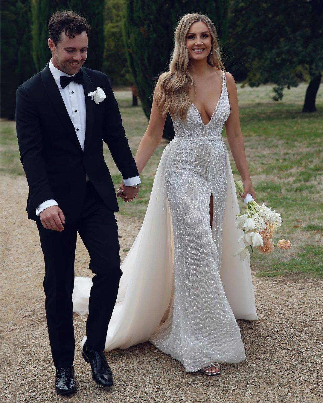 IPL 2024 में बल्ले से तूफान उठाने वाले ट्रेविस हेड की वाइफ बला की ...