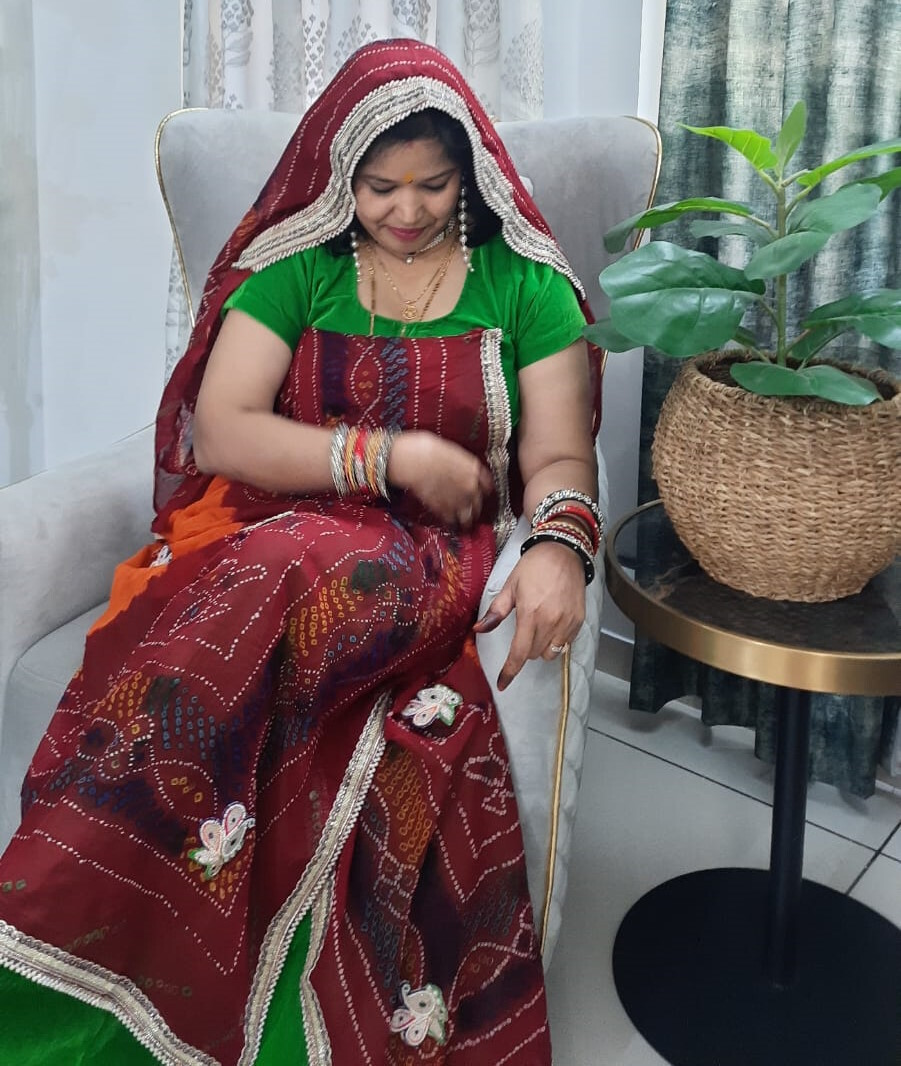 IPS Saroj Kumari: देसी अंदाज में नजर आईं आईपीएस सरोज कुमारी, सरकारी स् ...