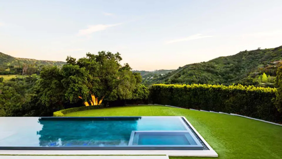 Isha Ambani Sells LA Home At Rs 508cr To This Hollywood Couple, Take A ...