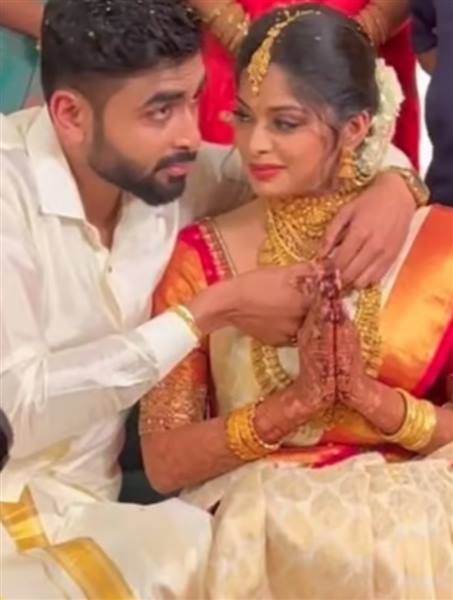 காதலனை கரம் பிடித்த 'கனா' சீரியல் நடிகை.. தடபுடலாக நடந்த திருமணம்.. ட்ரெண்டாகும் போட்டோஸ் ...