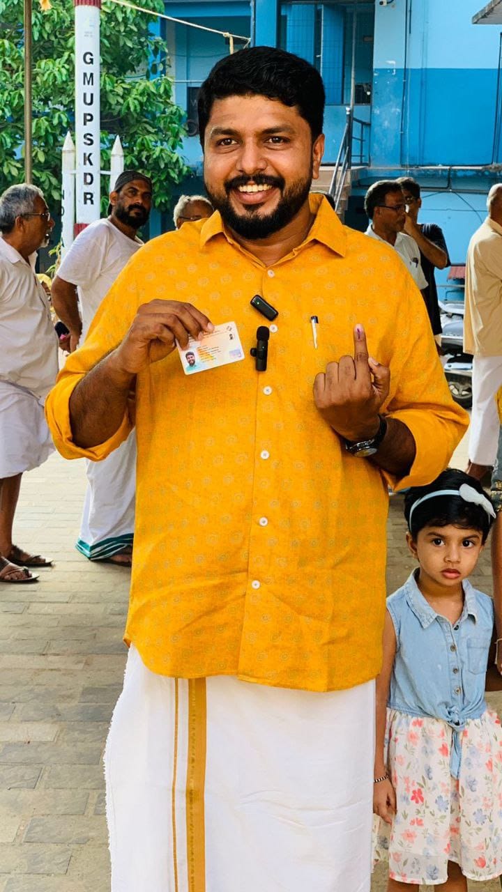 Kerala Lok Sabha Election 2024 Phase 2 Voting Photos - Oneindia