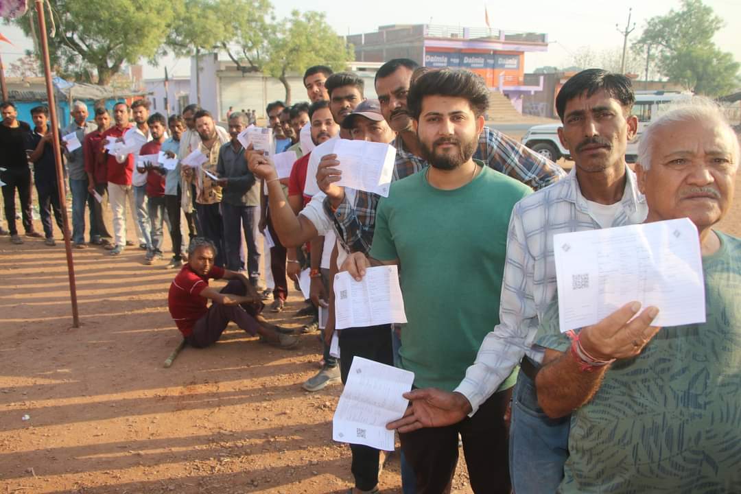 Madhya Pradesh Lok Sabha Election 2024 Phase 2 Voting Photos - Oneindia