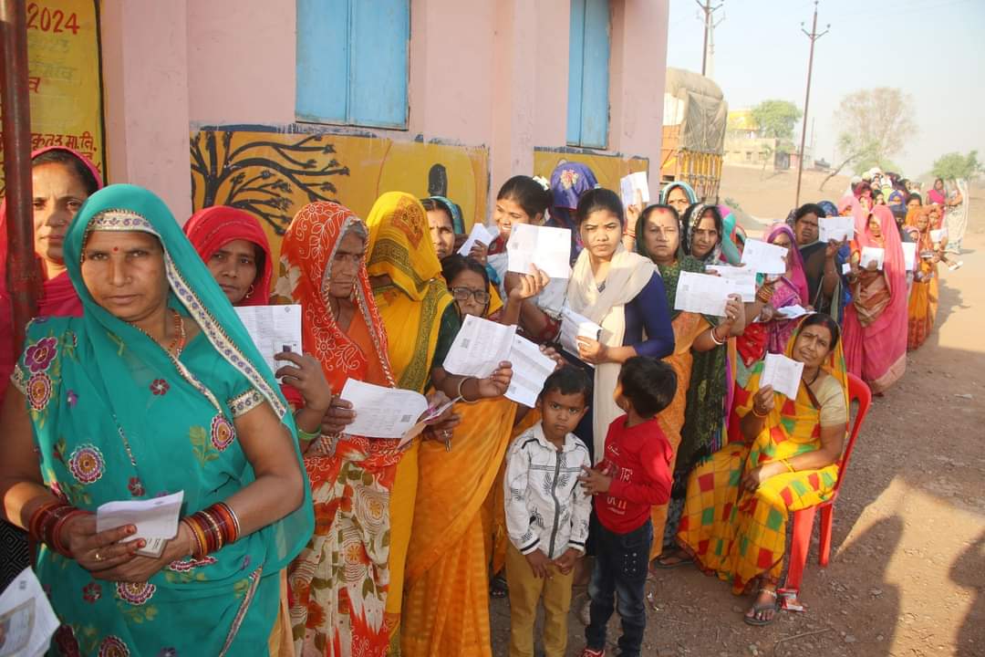 Madhya Pradesh Lok Sabha Election 2024 Phase 2 Voting Photos - Oneindia