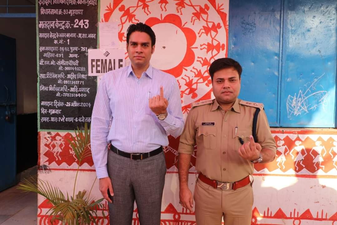 Madhya Pradesh Lok Sabha Election 2024 Phase 2 Voting Photos - Oneindia