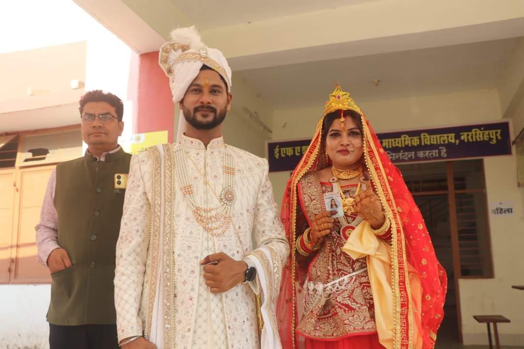 Madhya Pradesh Lok Sabha Election 2024 Phase 2 Voting Photos - Oneindia