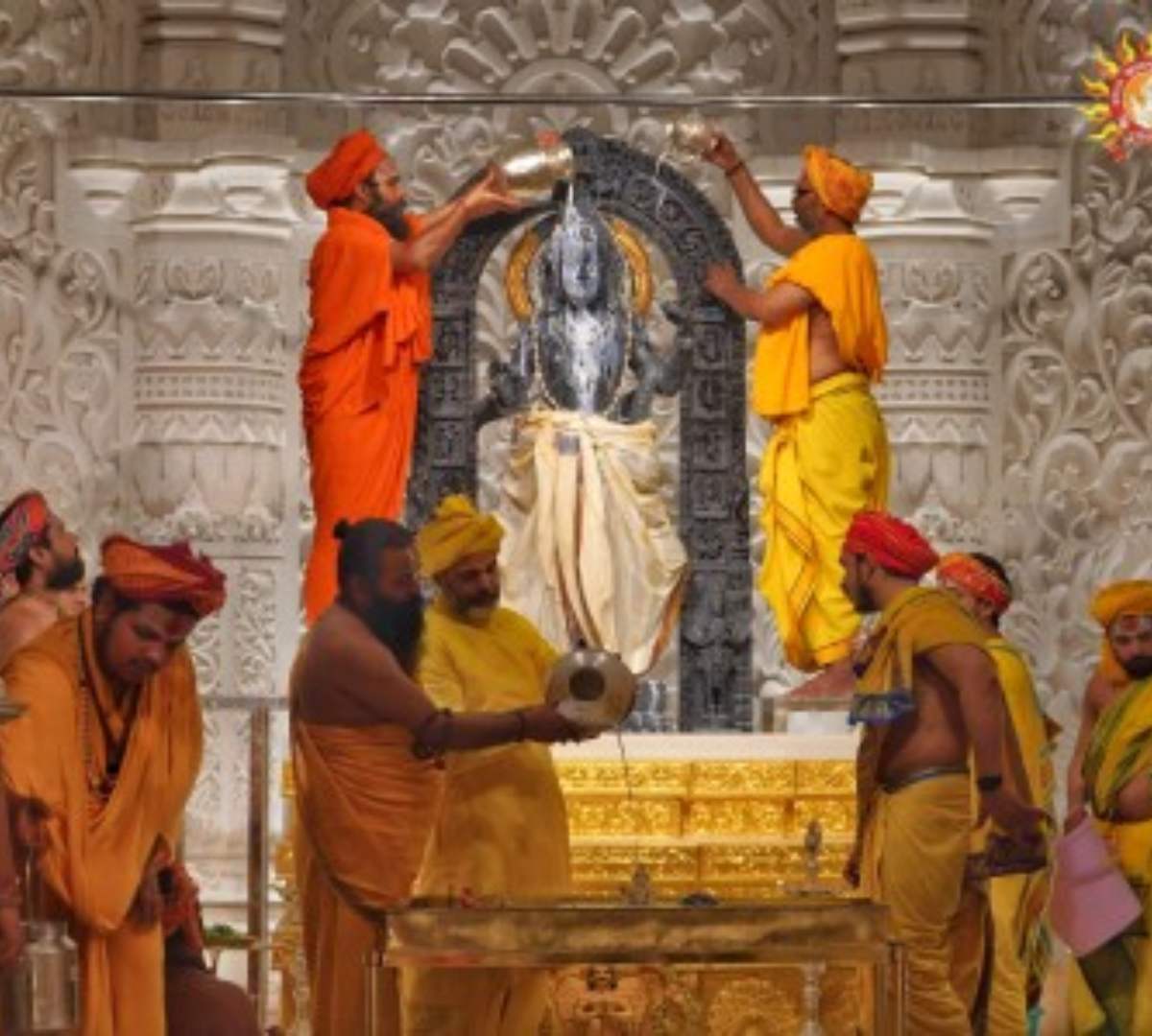 Photos: ರಾಮ ನವಮಿಯಿಂದ ರಾಮಮಯವಾದ ಅಯೋಧ್ಯೆ: ರಾಮಲಲ್ಲಾನ ಹಣೆಗೆ ಸೂರ್ಯನಿಂದ ತಿಲಕ ...