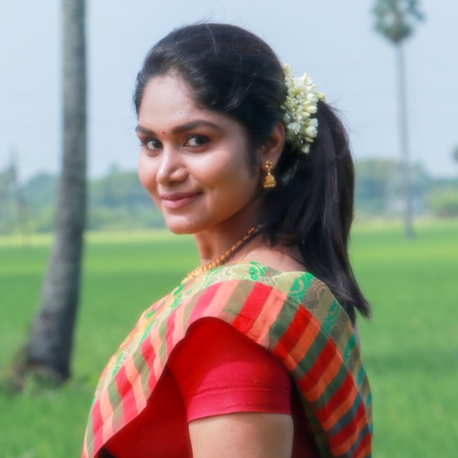 சேலையில் கண்ணைப்பறிக்கும் அழகு.. விஜய் டிவி ரோஜா ஸ்ரீ-யின் கலக்கல் போட்டோஸ்! | Stunning Saree ...