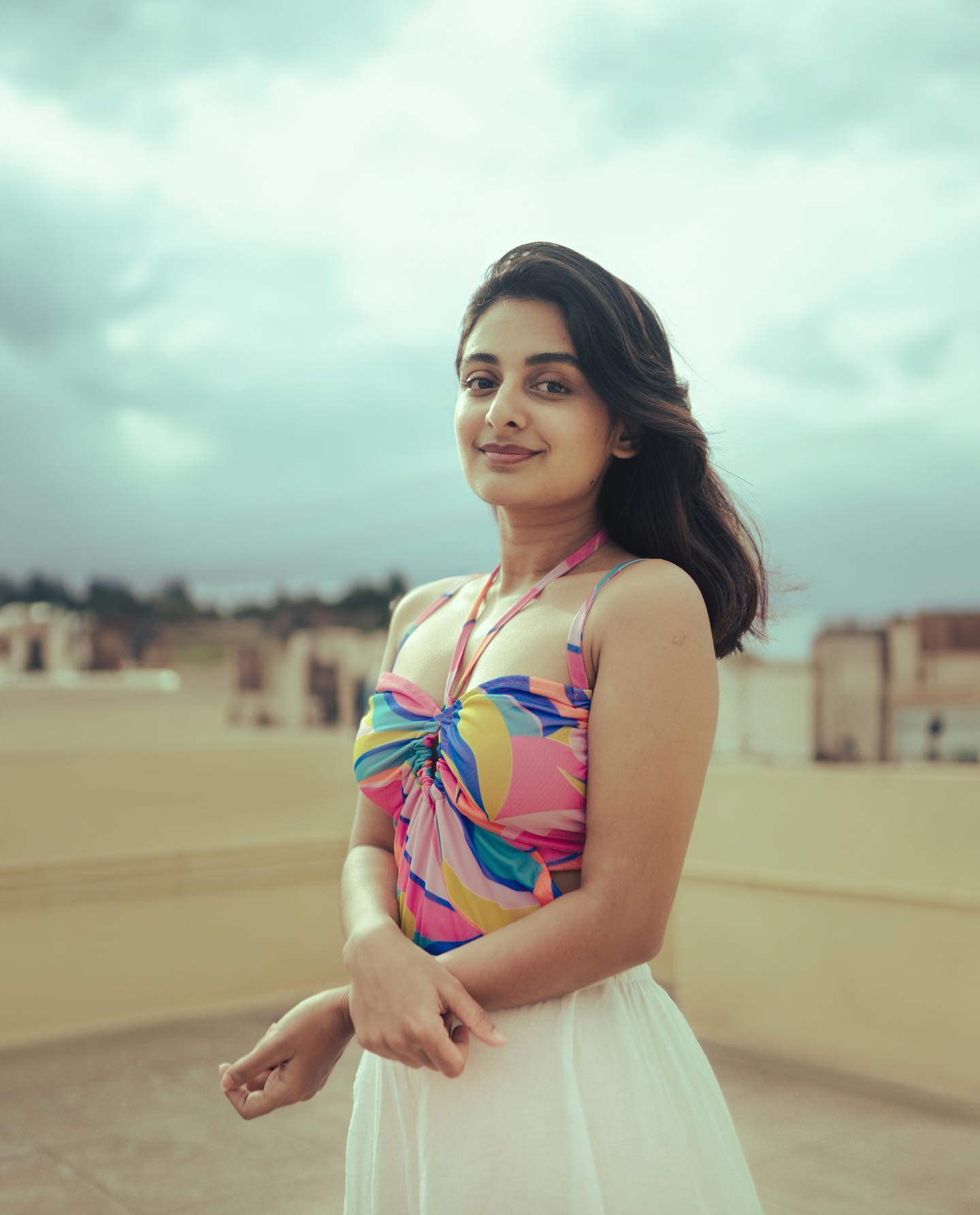 சேலையில் கிளாமர் போஸ் கொடுத்த எஸ்தர் அனில்.. வெளியான வேற லெவல் போட்டோஸ் ...