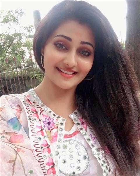 'அவள் பெயர் தமிழரசி' பட நாயகியை நினைவிருக்கா? இப்போ எப்படி இருகாங்க ...