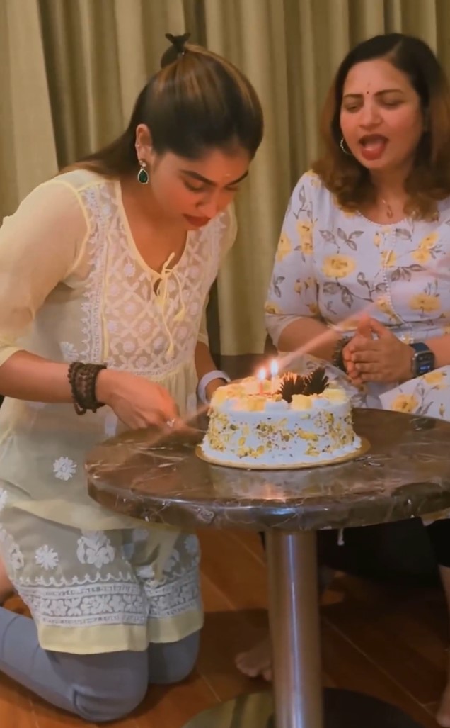 இவங்க தான் என் அம்மா! பிரபலங்கள் பகிர்ந்த அன்னையர் தின வாழ்த்துக்கள் போட்டோஸ்..! | Celebrities ...