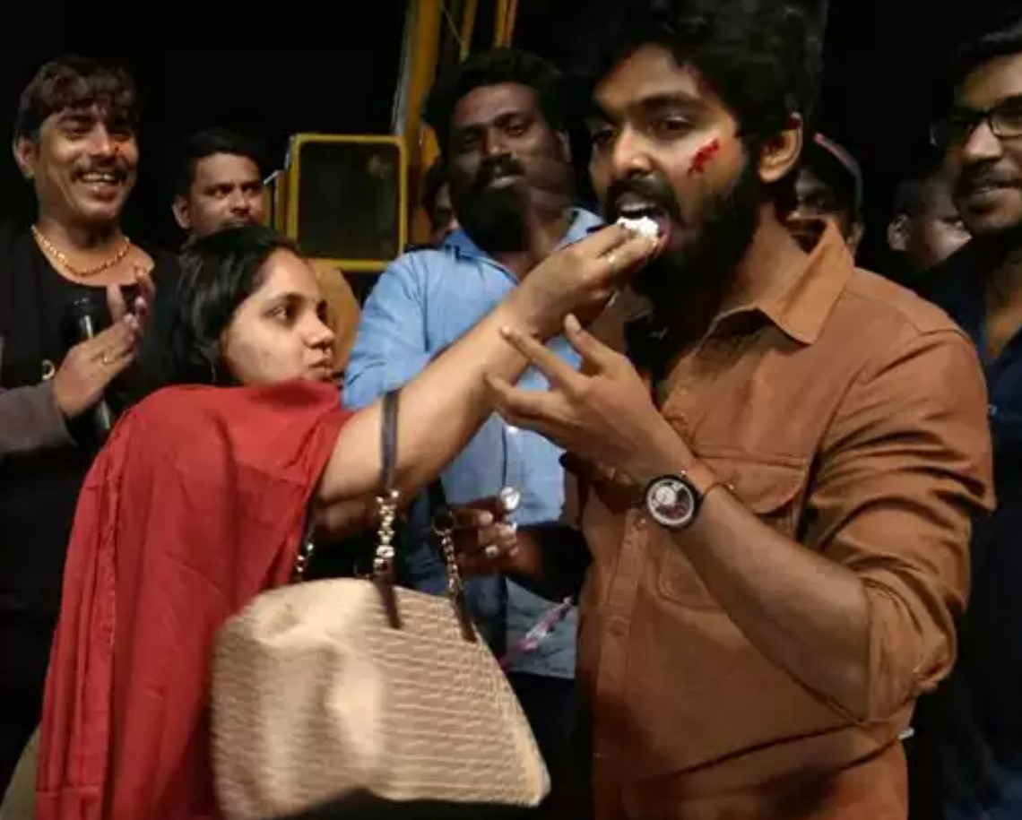 முடிவுக்கு வந்தது 11 வருட காதல் பயணம்.. ஜிவி பிரகாஷ் - சைந்தவியின் ...