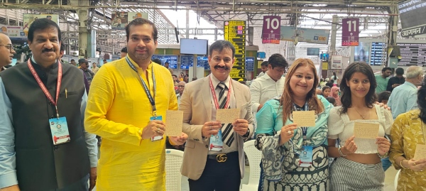 भारत ने चीन को छोड़ा पीछे, आईपीएस ऑफिसर ने 5,100 पोस्टकार्ड के साथ ...