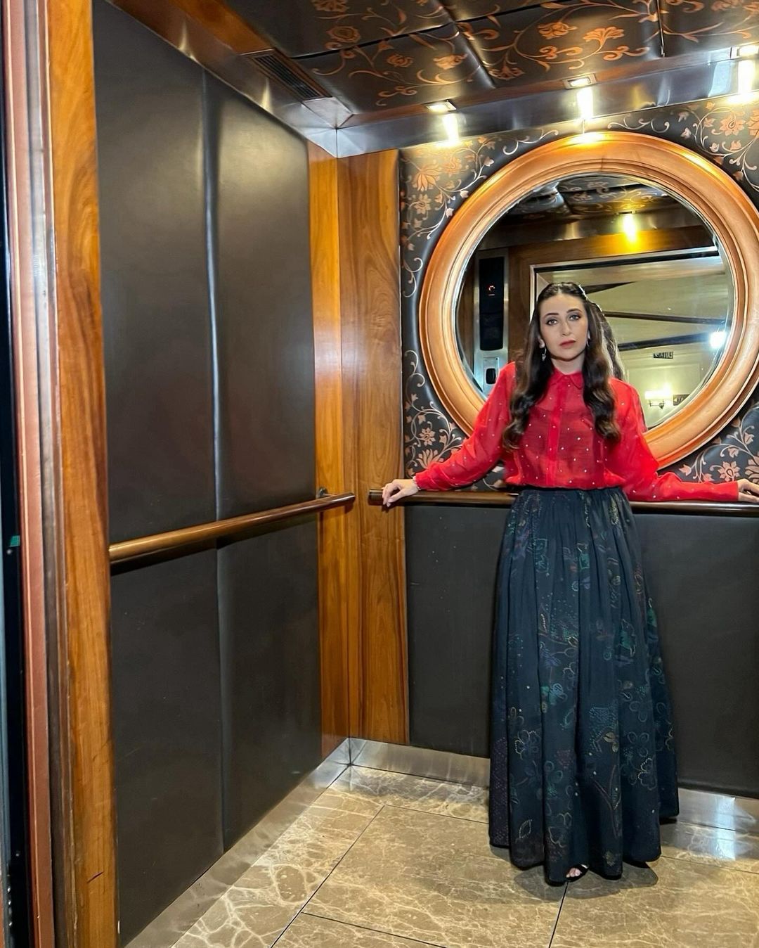 आखिर कैसे करिश्मा से 'लोलो' बन गई कपूर खानदान की लाडली? सरेआम एक्ट्रेस ...