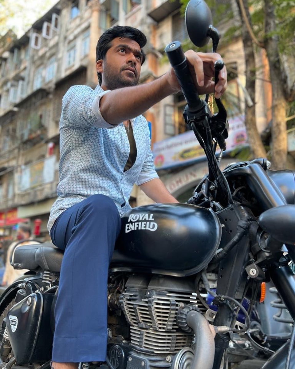 பீப் சாங் முதல் ரெட் கார்ட் வரை.. சிம்புவை கதற வைத்த சர்ச்சைகள் ...