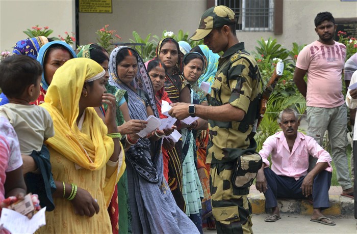 Lok Sabha Election Phase 5 Voting Photos | Lok Sabha Election Phase 5 ...