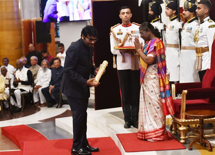 Chiranjeevi Receives Padma Vibhushan | Vyjayanthimala Receives Padma Vibhushan | Chiranjeevi ...