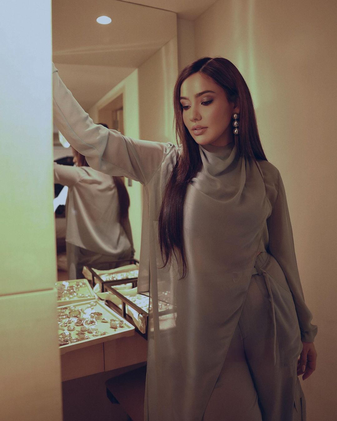 इंटरनेट पर छाया नेहा शर्मा का बॉसी लुक, किलर फोटोज देख यूजर्स के उड़े ...