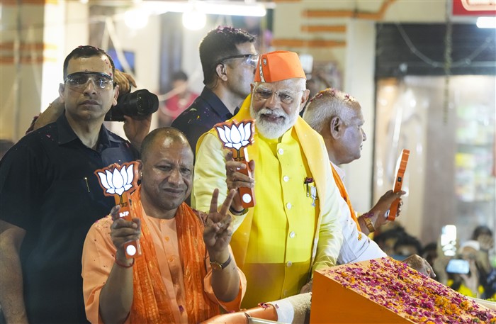 PM Modi Roadshow In Ayodhya Photos | PM Modi Ram Temple Visit Pics | PM Modi Roadshow With Yogi ...