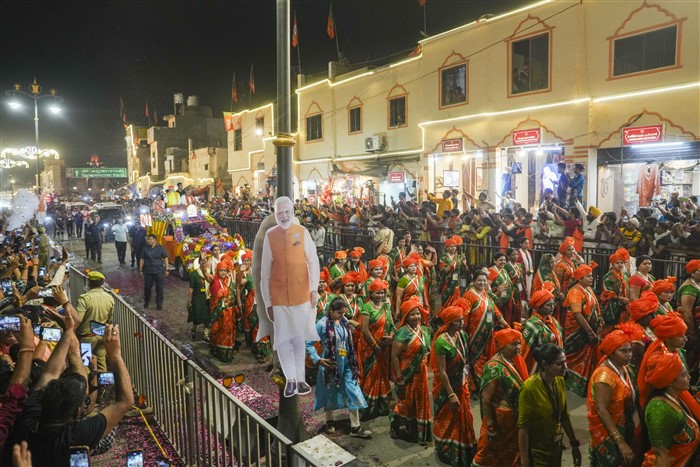 PM Modi Roadshow In Ayodhya Photos | PM Modi Ram Temple Visit Pics | PM Modi Roadshow With Yogi ...