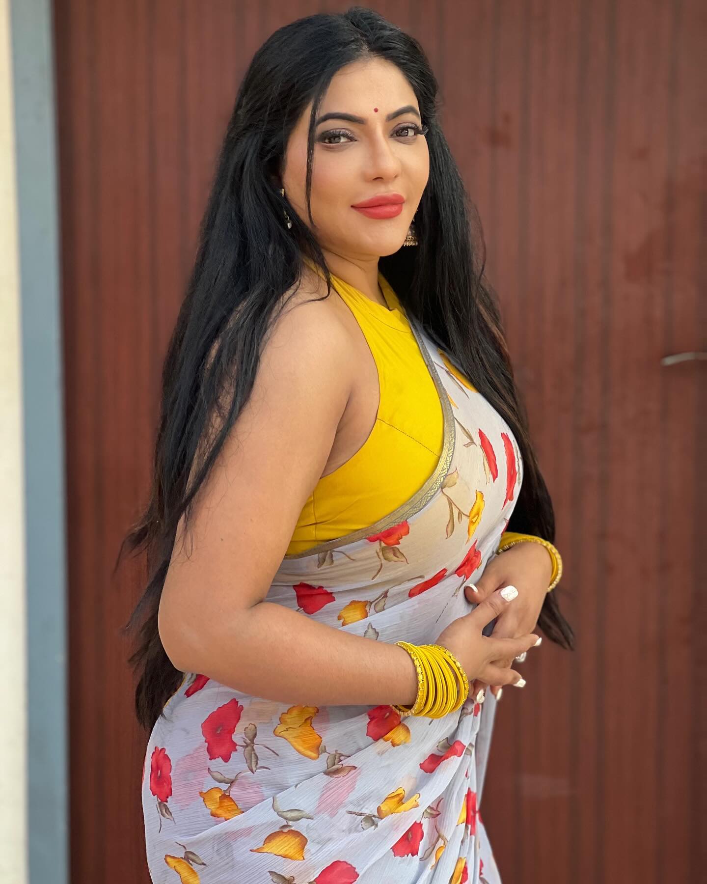 பாக்கியலட்சுமி வில்லியா இது? மாடர்ன் ட்ரெஸ்ஸில் ஆளை மயக்கும் ரேஷ்மா ...