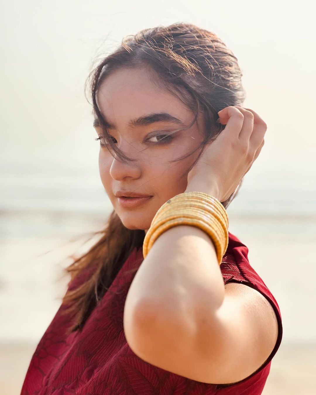 समुद्र किनारे अनुष्का सेन ने कराया हॉट फोटोशूट, गर्मी के मौसम में ...