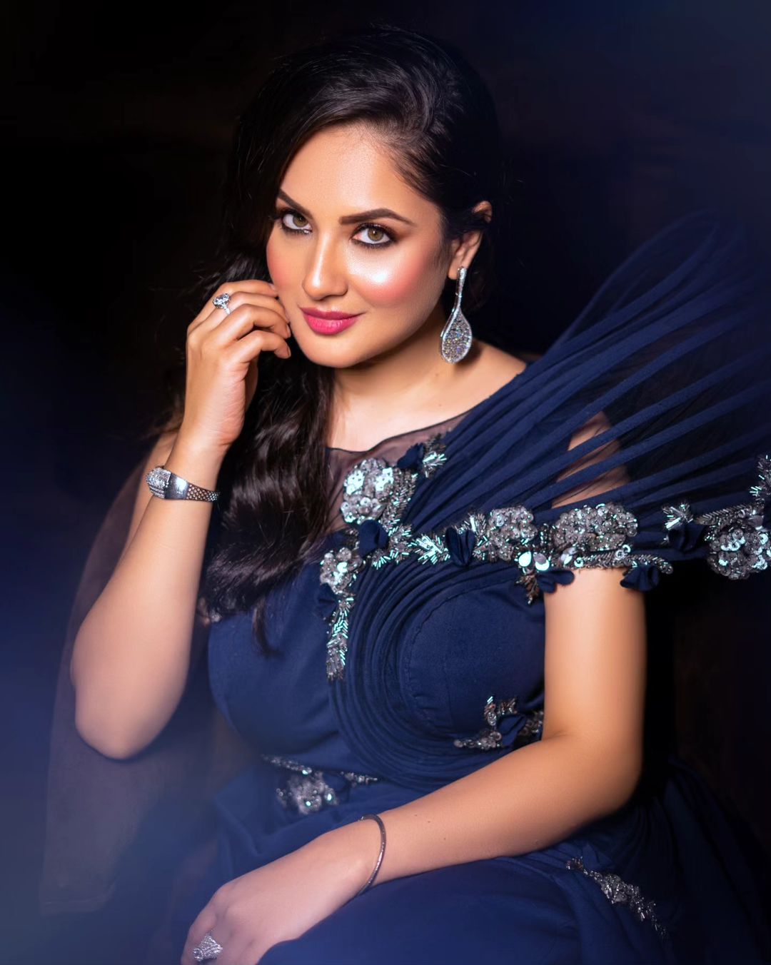 इस खूबसूरत एक्ट्रेस को 15 साल की उम्र में हुआ प्यार, नाबालिग उम्र में घर से भागी, बिना शादी हुई ...