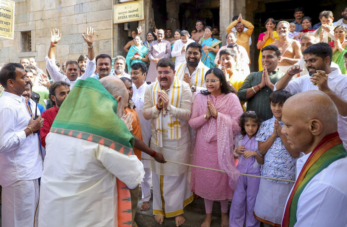 తిరుమల శ్రీవారి సేవలో కేంద్ర హోంమంత్రి అమిత్ షా.. | Union Home Minister ...