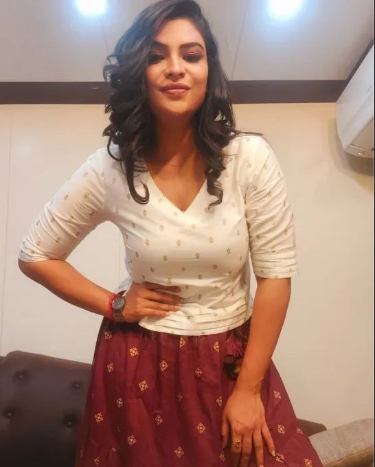 தாய்லாந்தில் வெகேஷனை என்ஜாய் பண்ணும் விஜே மகேஸ்வரி.. வெளியான லேட்டஸ்ட் கலர்புல் போட்டோஸ்! | Vj ...