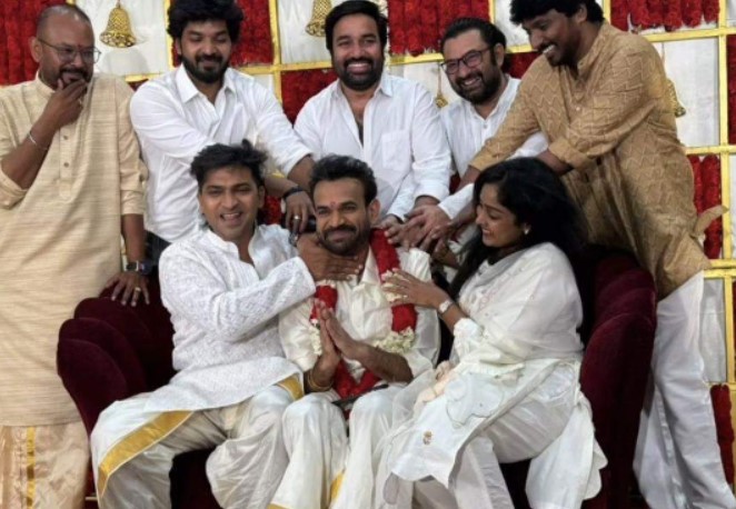 கலகலப்பான நடிகர் பிரேம்ஜி கல்யாணம்.. சென்னை 28 நண்பர்களுடன் திருமண ...