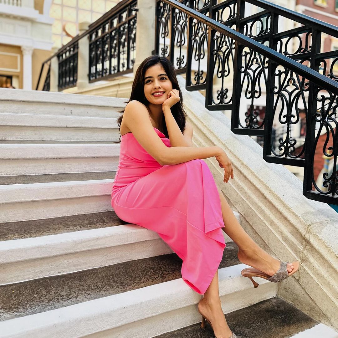 பாவாடை, சட்டையில் கலக்கல் போஸ்.. 'பிகில்' பட நடிகையின் லேட்டஸ்ட் க்ளிக்ஸ்! | Actress Amritha ...