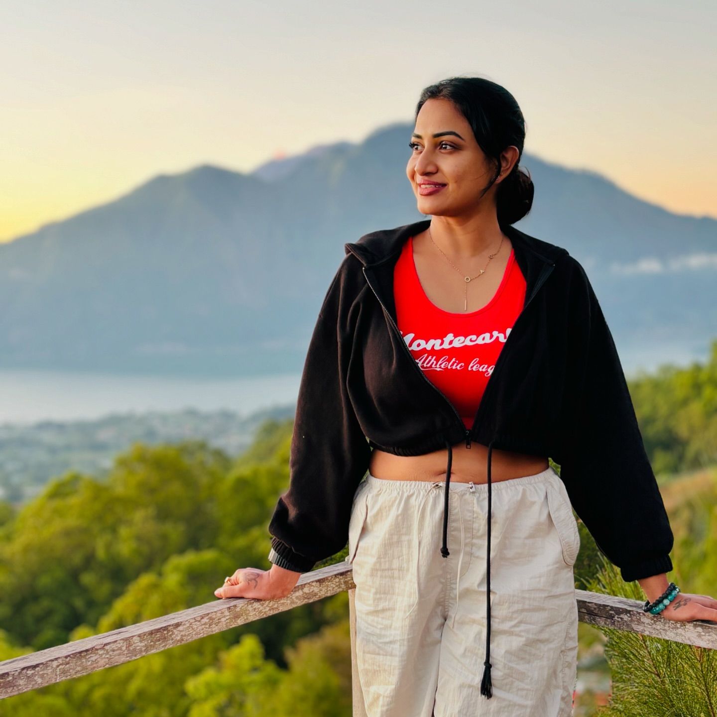 பாலி தீவில் மஜா பண்ணும் சீரியல் நடிகை.. கிளாமர் உடையில் கலக்கல் போஸ் கொடுத்த போட்டோஸ்! | Actress ...