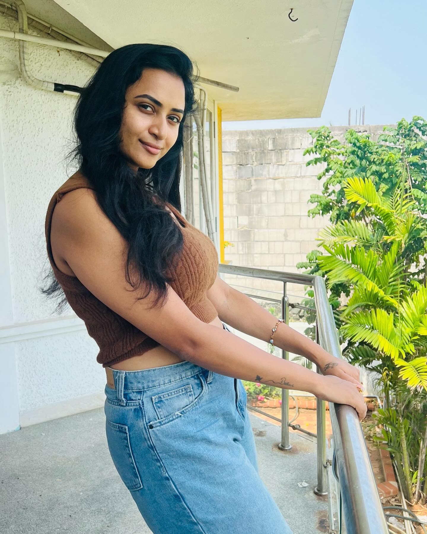 பாலி தீவில் மஜா பண்ணும் சீரியல் நடிகை.. கிளாமர் உடையில் கலக்கல் போஸ் கொடுத்த போட்டோஸ்! | Actress ...