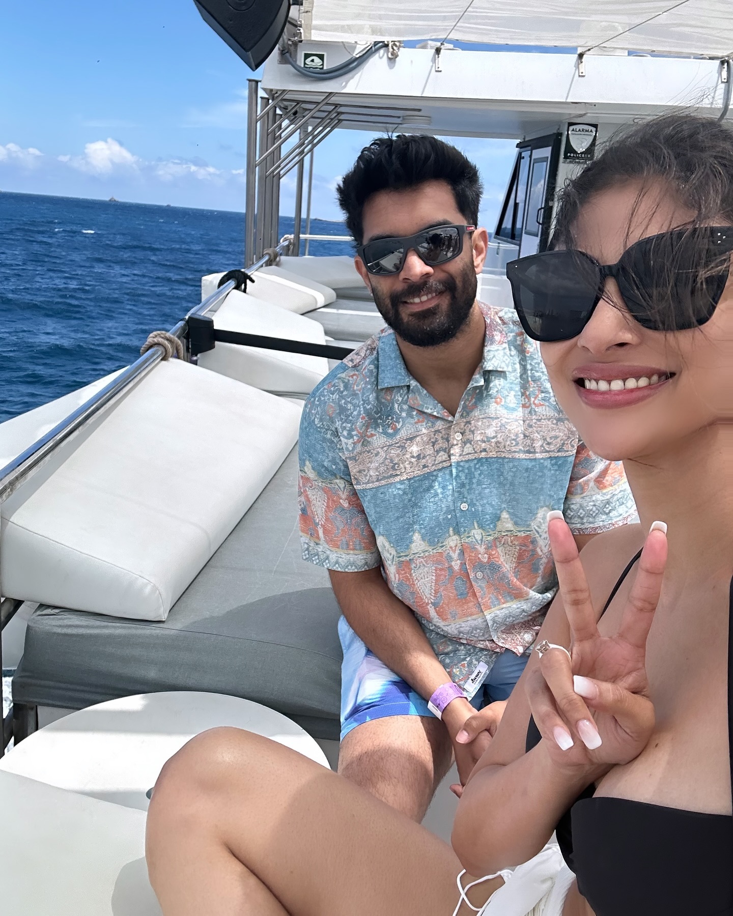 கணவருடன் வெகேஷனை என்ஜாய் பண்ணும்.. நாகினி சீரியல் நாயகியின் கிளாம் போட்டோஸ்! | Actress Mouni Roy ...