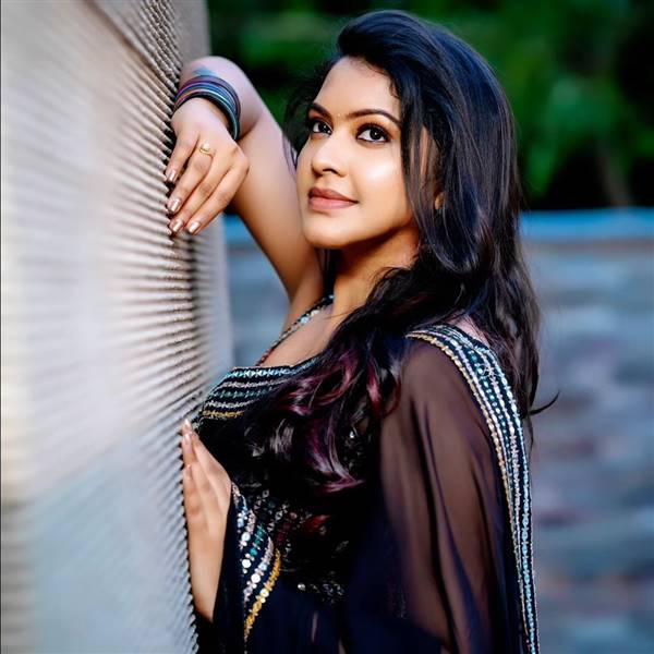 க்யூட்டான சிரிப்பால், ரசிகர்களின் கவனம் ஈர்த்த ரக்ஷிதா.. ட்ரெண்டாகும் லேட்டஸ்ட் க்ளிக்ஸ் ...