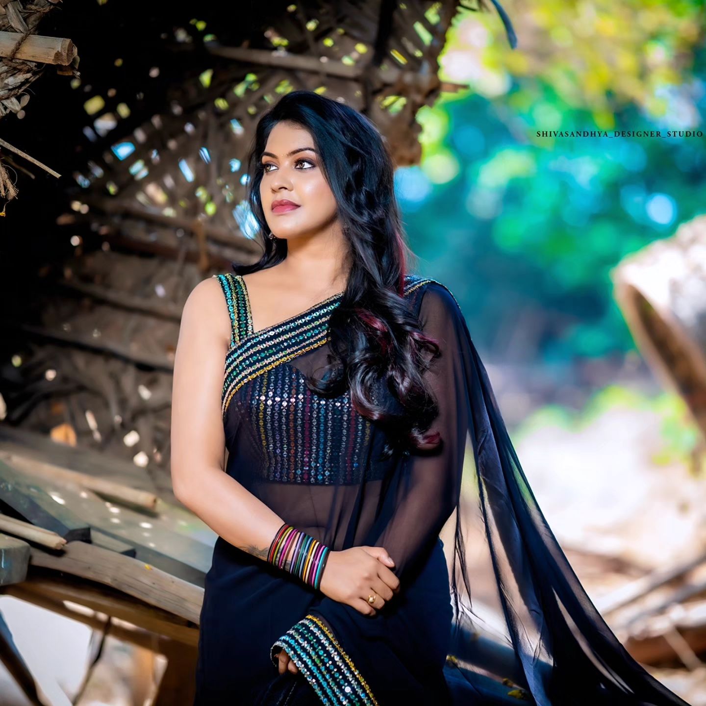 காரின் மேல் அமர்ந்து.. விதவிதமாய் ஷோ காட்டிய ரச்சிதா மகாலட்சுமி.. லேட்டஸ்ட் க்ளிக்ஸ்! | Actress ...