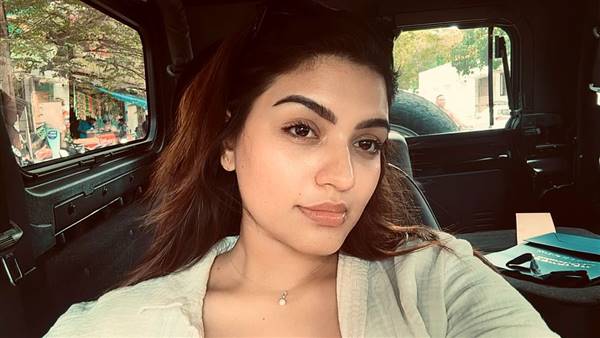 கணவனுக்கு பாய் சொல்லிவிட்டு.. தோழிகளுடன் ஜாலி ட்ரிப் சென்ற சீரியல் ...