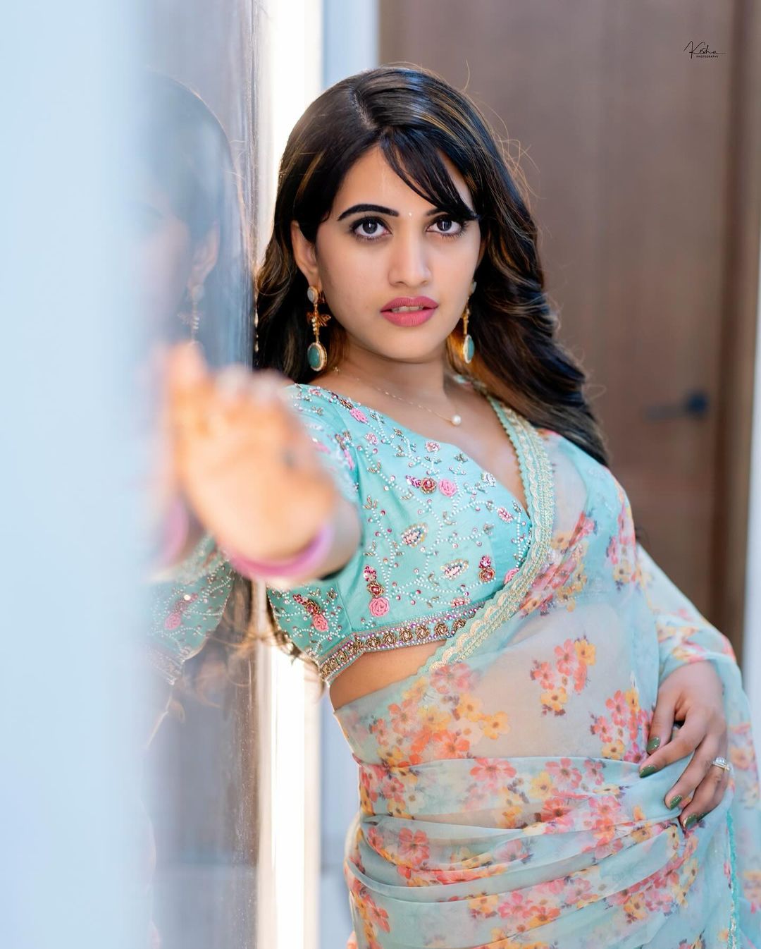 కొంగుచాటు అందాలతో కుర్రకారును చిత్తు చేస్తున్న స్రవంతి చొక్కారపు | Anchor Sravanthi Chokkarapu ...