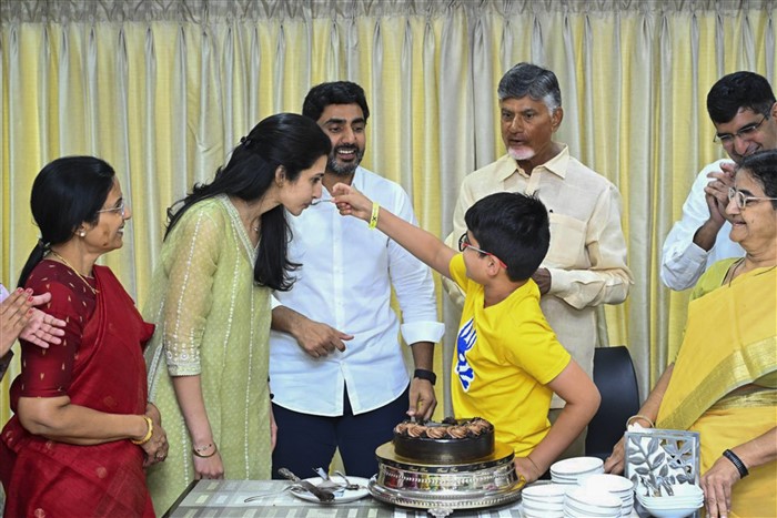 Celebrations at Chandrababu Naidu's residence Photos | Andhra Pradesh ...