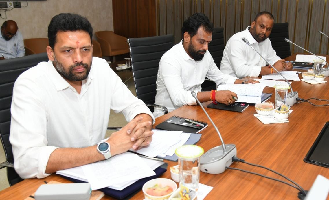 ఏపీ కేబినెట్ భేటీ.. ల్యాండ్ టైటిలింగ్ చట్టం రద్దుకు ఆమోదం.. | AP Cabinet Approves Repeal Of Land ...