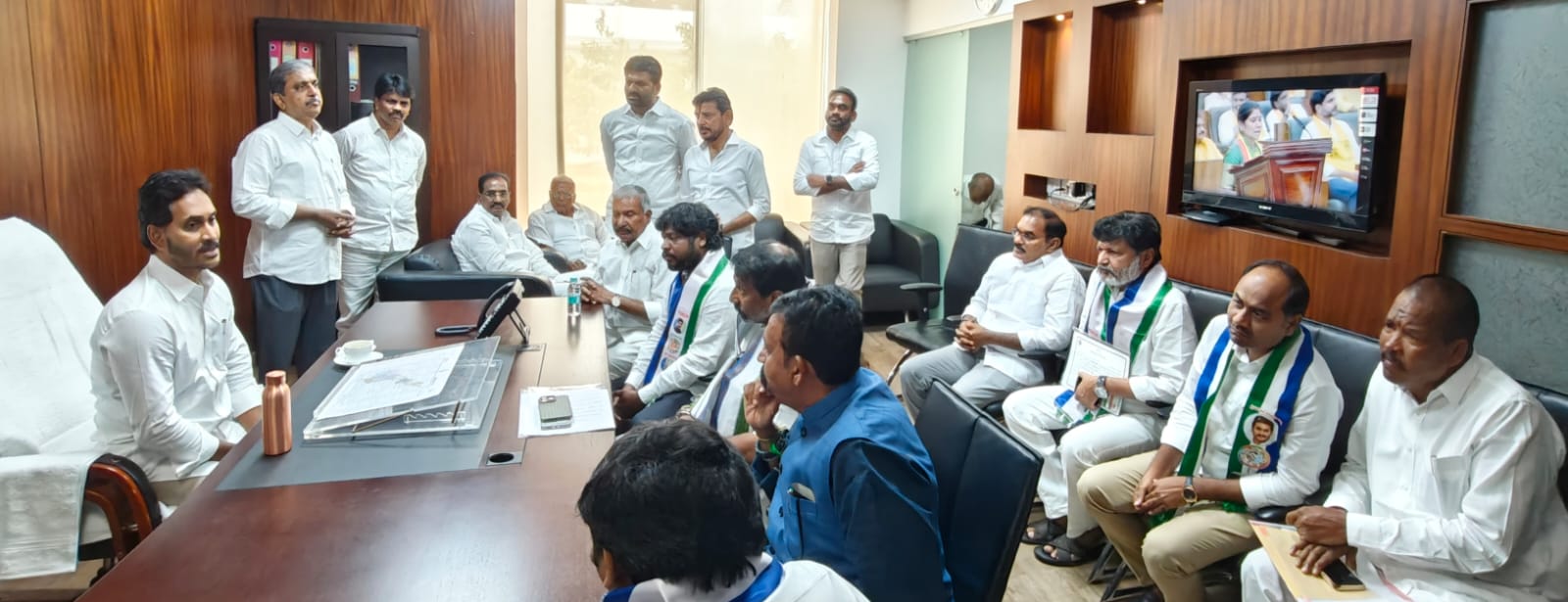 అసెంబ్లీలో ఎమ్మెల్యేగా ప్రమాణస్వీకారం చేసిన వైఎస్ జగన్ | Ex CM YS Jagan Mohan Reddy Takes Oath ...