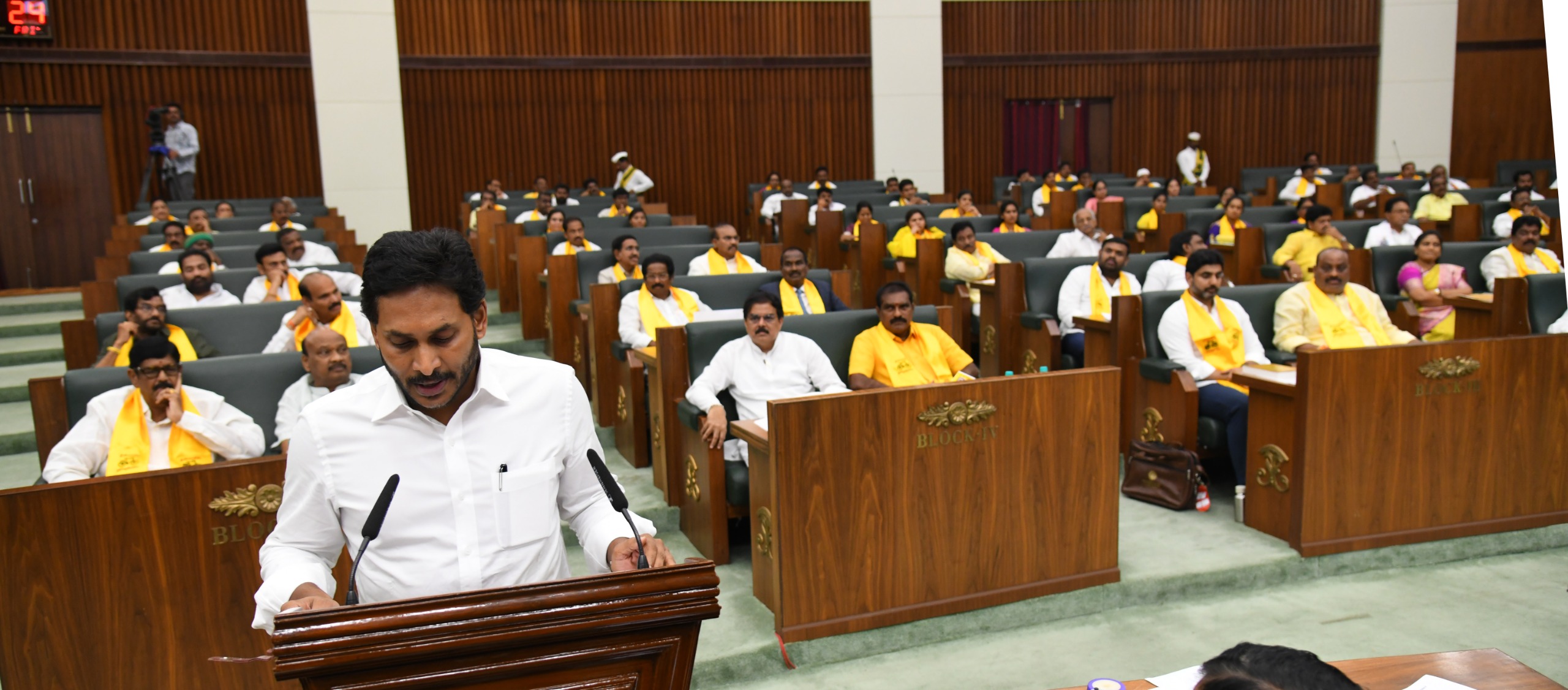 అసెంబ్లీలో ఎమ్మెల్యేగా ప్రమాణస్వీకారం చేసిన వైఎస్ జగన్ | Ex CM YS Jagan Mohan Reddy Takes Oath ...